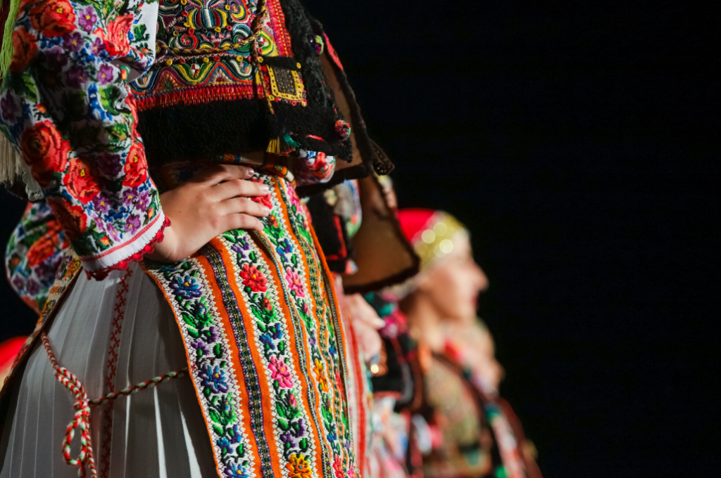 Podoba Ci się styl folk? Zobacz, jak go nosić! | Blog Quiosque